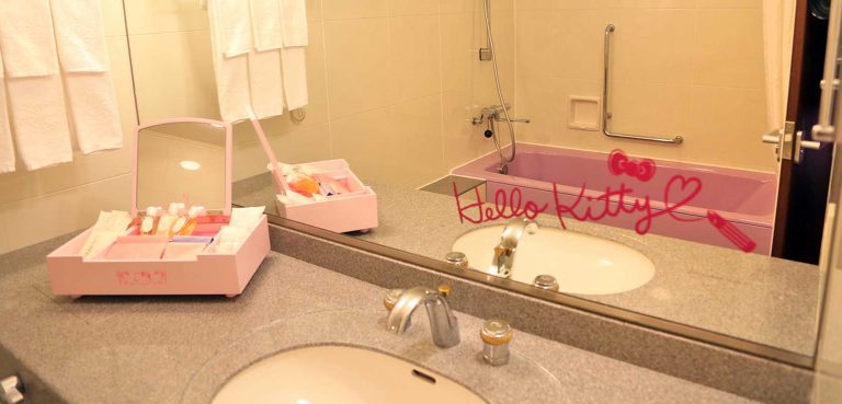 A Meow-velous Stay in a Hello Kitty Hotel Room (Tokyo, Japan)